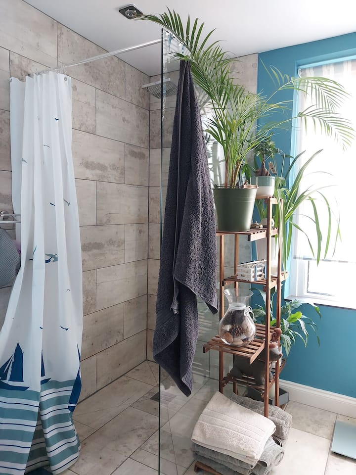 Comfy Double Seaside Room With Light Breakfast - Morecambe