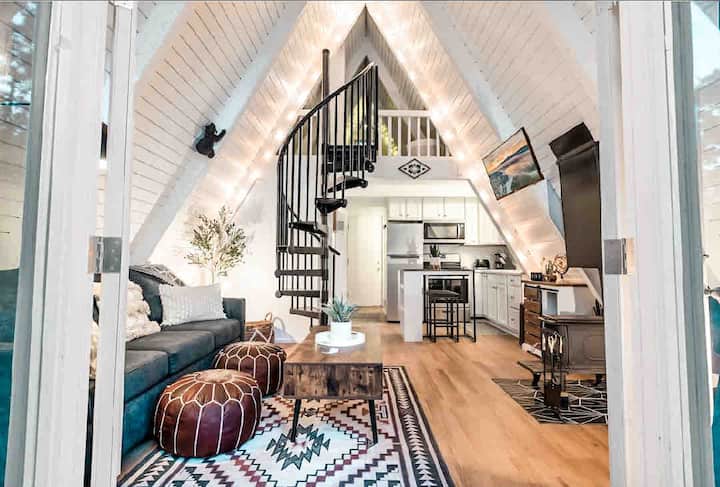 Petite A-frame, Hottub, Ev, Escooters - Big Bear, CA