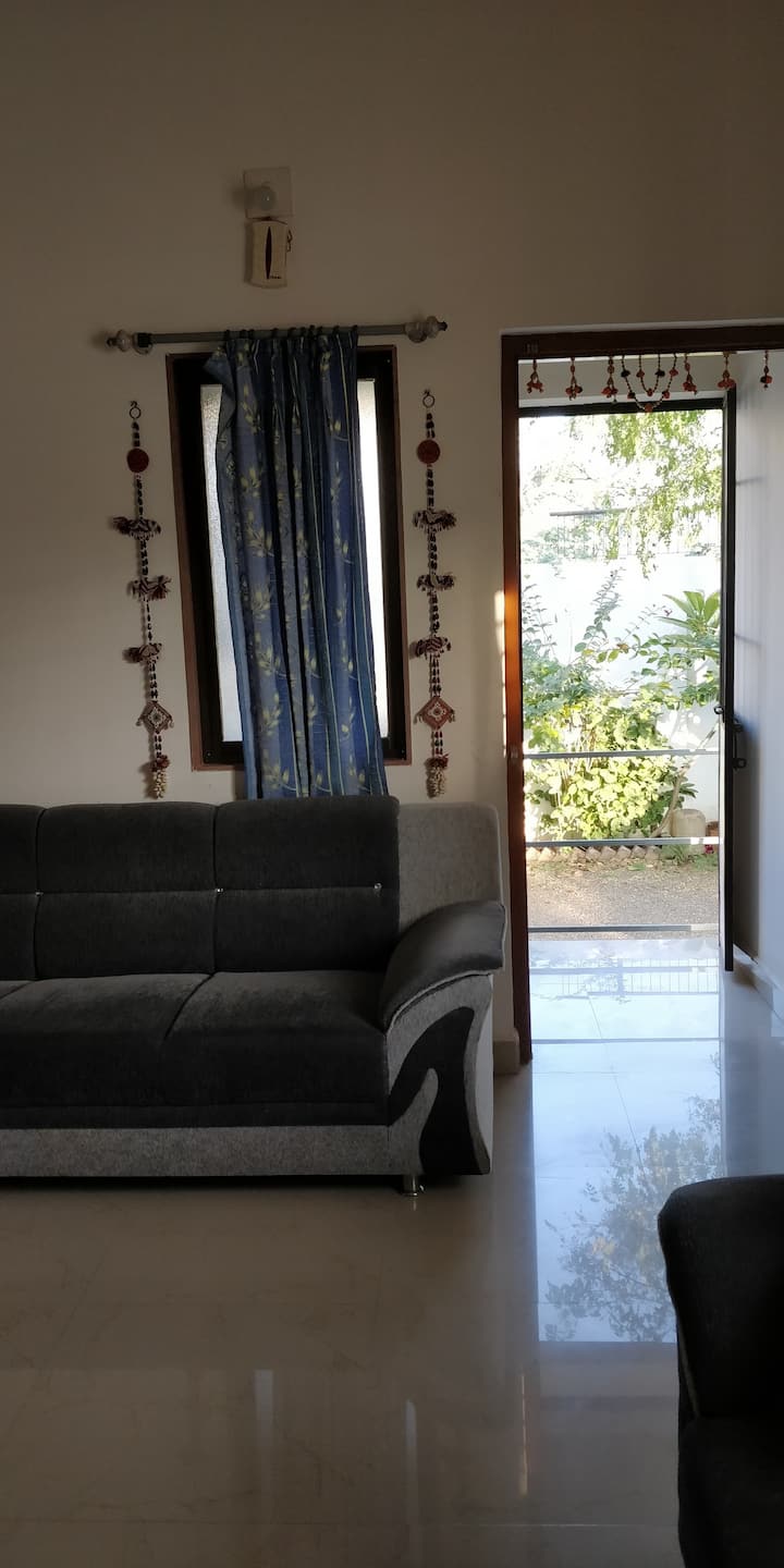 A Peaceful,cozy Place To Relax And Rejuvenate - Palitana