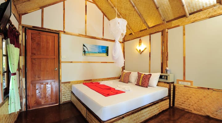 Phi Phi Rustic Bamboo Bungalow - Ko Phi Phi Don
