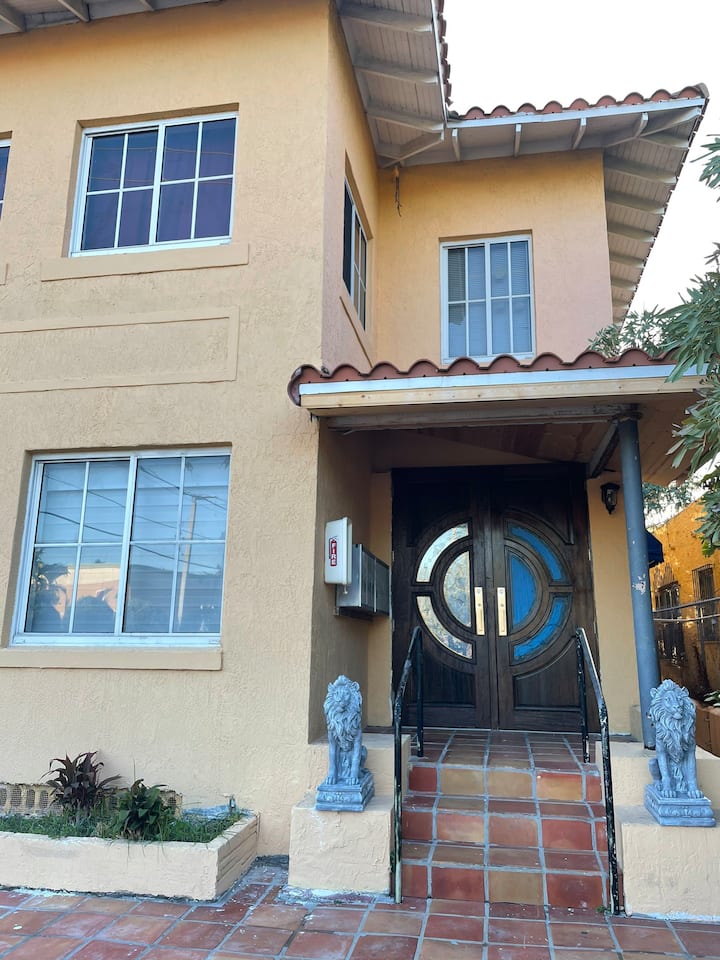 In The Heart Of Little Havana Room 1 - Miami, FL