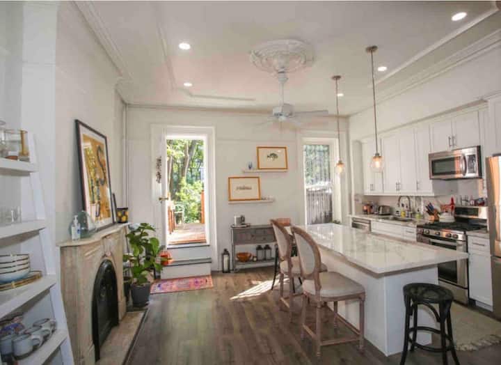 Delightful Prospect Height Townhouse Apt 3br/1.5ba - Crown Heights, NY