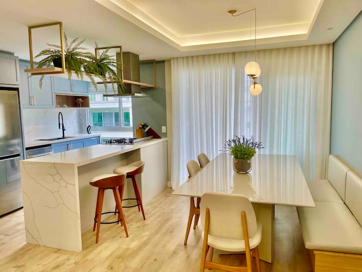 Apto Moderno Com 2 Suítes E 70 Metros Da Praia - 