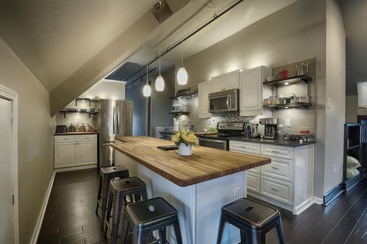 The Byrnebury Loft - Buffalo, NY
