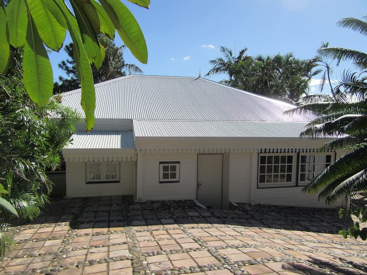 Belle Maison Coloniale à Nouméa, Vue Montagnes - Nouméa