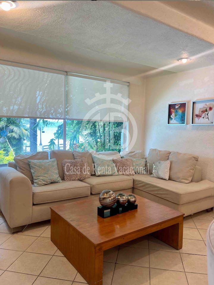 Hermosa Y Confortable Casa A La Orilla Del Lago. - Tequesquitengo