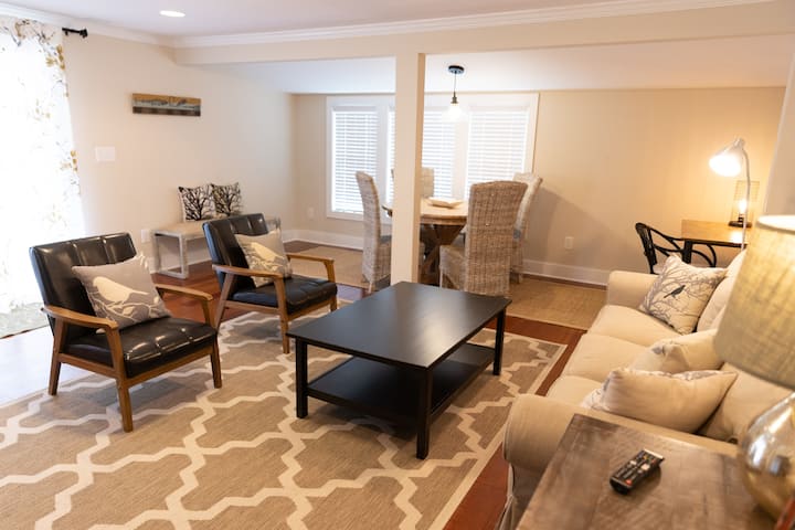 Blue Space Obx, Entire Duplex, 1 Block From Beach! - Kill Devil Hills, NC