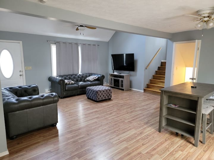 The Hidden Palace. - Bushkill, PA