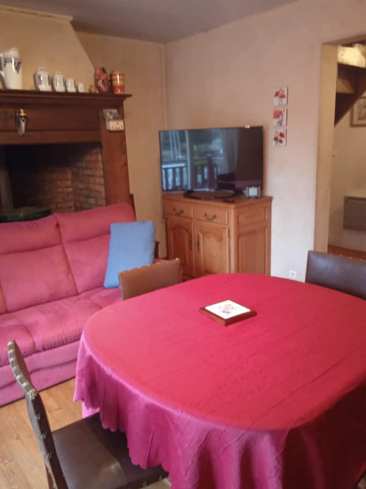 Agréable Logement De Ville Avec Parking Gratuit - Beaulieu-sur-Dordogne