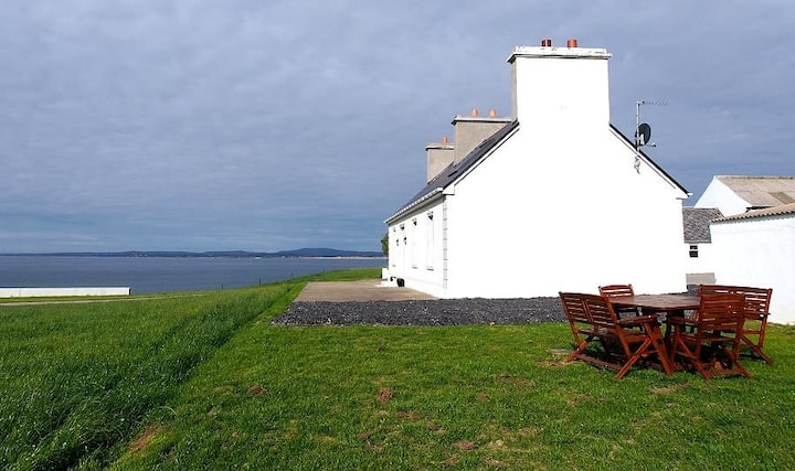Whitestrand Beach Cottage - Kilrush
