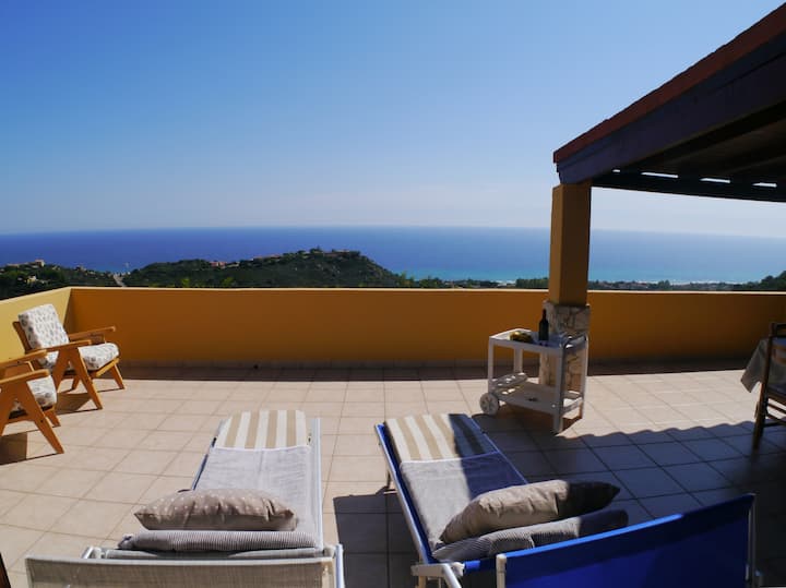 Villa Panoramica A Costa Rei. 6 Posti Letto. - Costa Rei