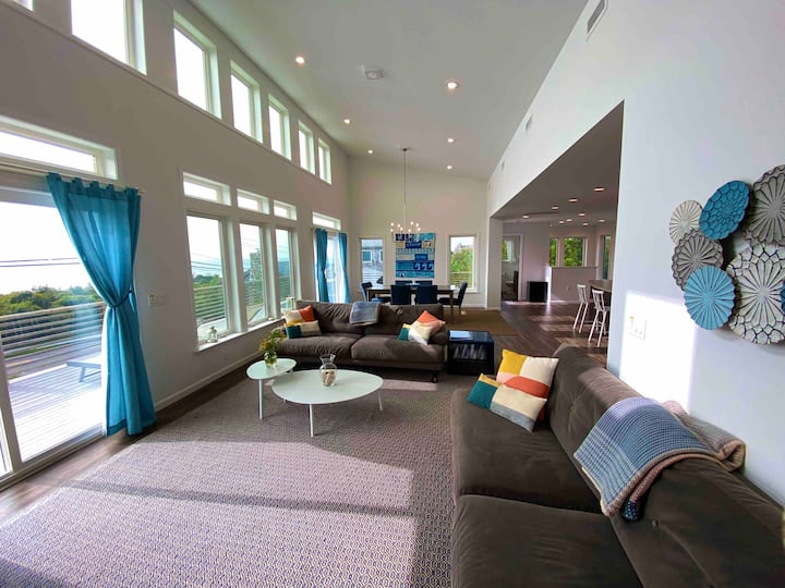 Montauk 4bd/3.5ba Ocean, Pool Spa & Private Beach. - Montauk, NY