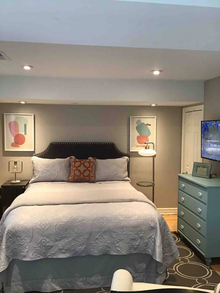 Whitby, Self Contained Private Studio Apartment. - Oshawa