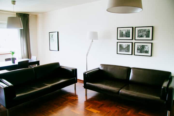 Bright Apartment In Campo Grande, Lisbon (Private Parking) - Loures