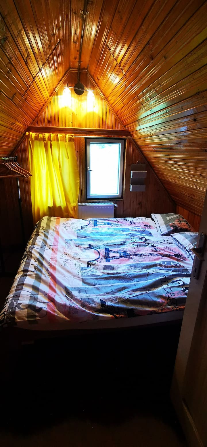 Private Room In A Quiet And Peaceful Location - Peștera