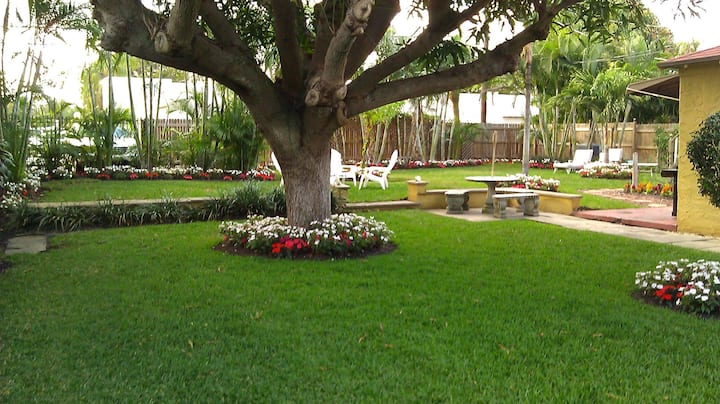 Downtown Delray Beach House Near Ocean Shops Shops - Delray Beach, FL