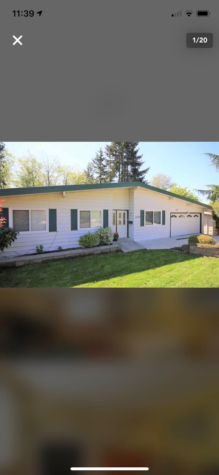 Miller’s Very Quite & Clean Basement Suite!!! - デルタ