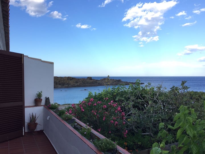 Apartamento En Primera Línea Con Gran Terraza - Cadaqués