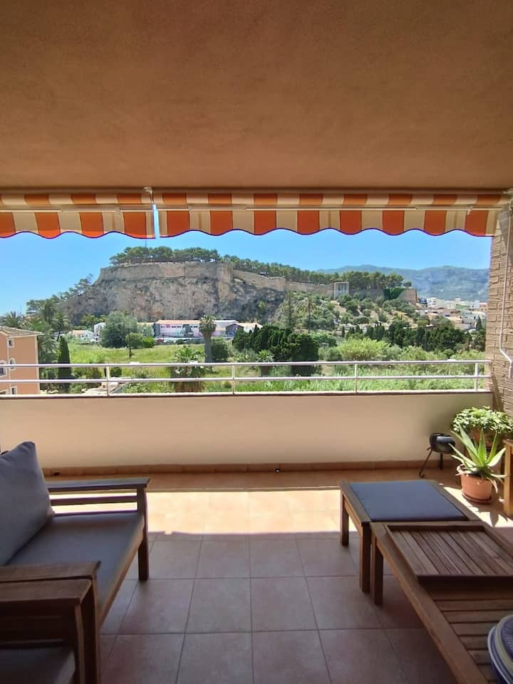 Piso En Urbanización Con Piscina Al Lado De Playa. - Dénia