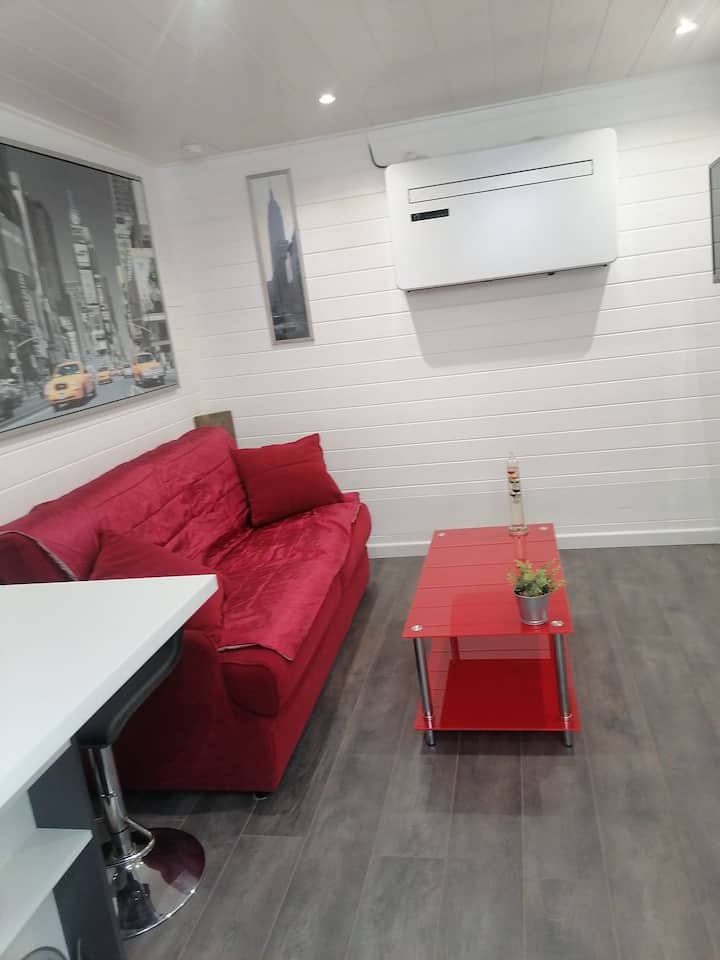 Le New York, Proche De L'aéroport Et De La Gare - Vitrolles