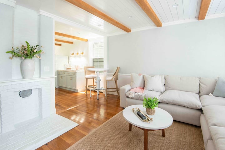 Stay In The Heart Of Newport - Newport, RI