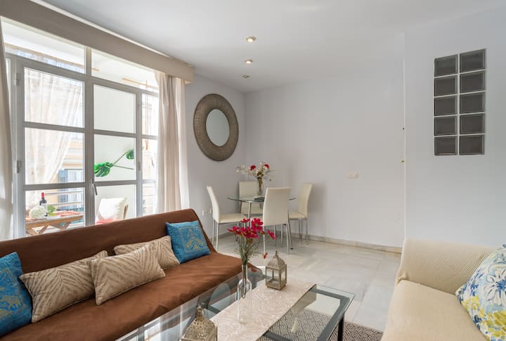 Precioso Apartamento En El Mismo Centro De Málaga. - Málaga