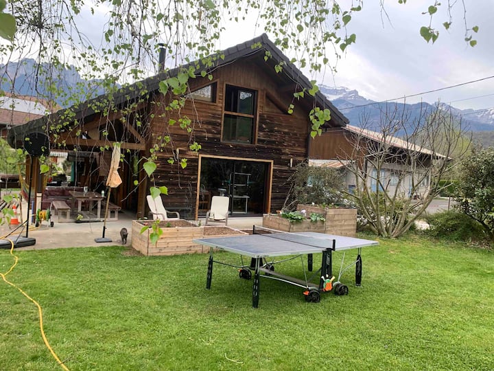 Entre Lac Et Montagne. - Haute-Savoie