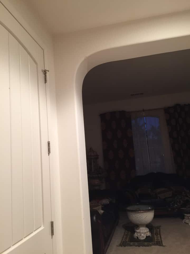 Private Cozy Room, 3 Miles To Camarillo Outlet - Camarillo, CA