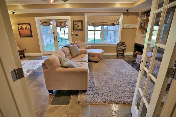 3 Bedroom Apt W/ Saltwater Pool On Country Estate - Fairview, TN