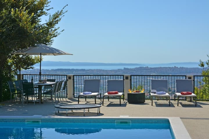 Villa Anteana,60 M2 Pool,view Of Split,12 People - Split