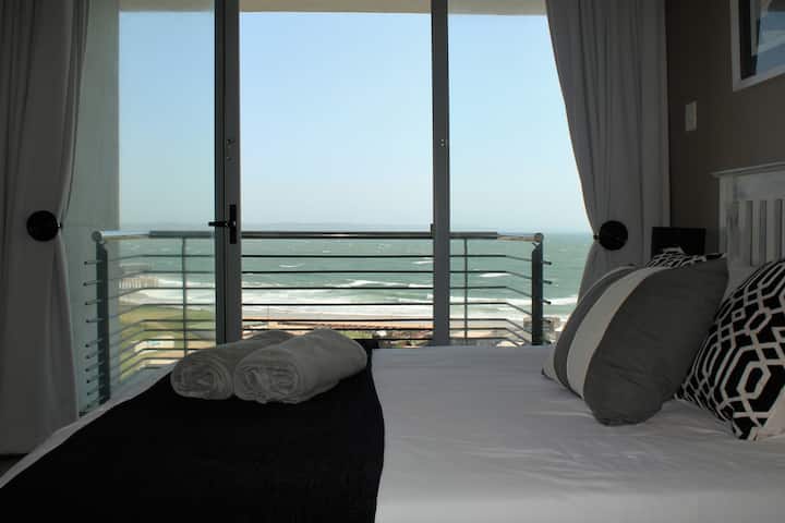 Sea Views And Sunsets ,The Best Of The Best ! - Durban