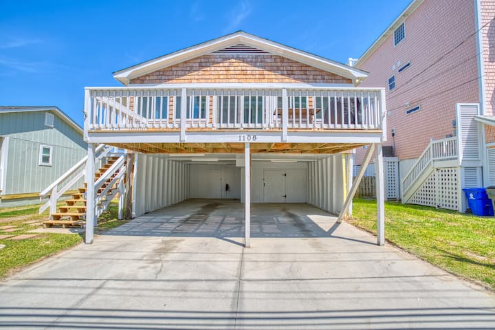 "Villa Aurora" Cottage, Dog Friendly, Fenced Yard - Carolina Beach, NC
