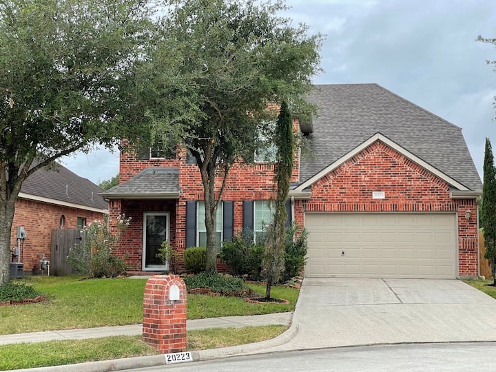 House In Private Neighborhood- Next To I-45. - Spring, TX