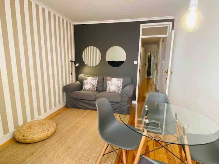 St. Michael Apartment With 2 Little Rooms - Campo de Ourique