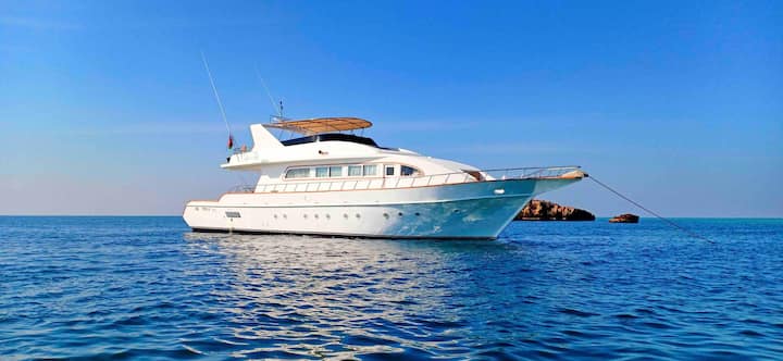 Luxury Yacht In Muscat - Muscat