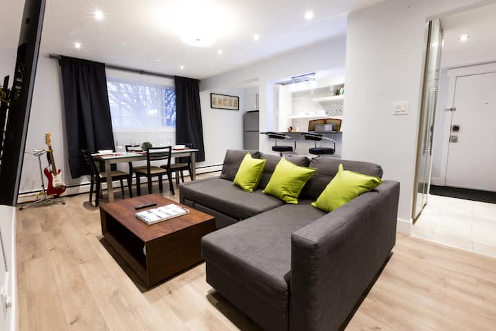 2 Bdrm Condo Moderno Next To Lrt - Edmonton