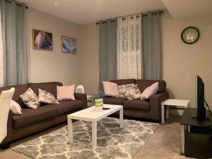 Fortune 2 Bed Private Suite In Fort Mcmurray - Fort McMurray