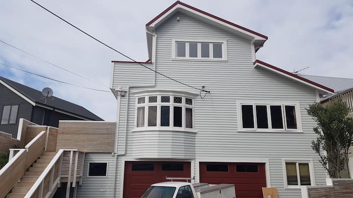 Large Character Home With 5 Bedrooms In Kilbirnie - Wellington