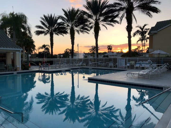Beautiful Two Bedroom Condo In Venetian Palms - Fort Myers, FL