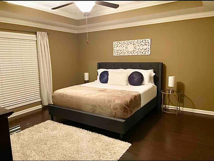 “Hidden Gem” With Beautiful Decor! - Montgomery, AL