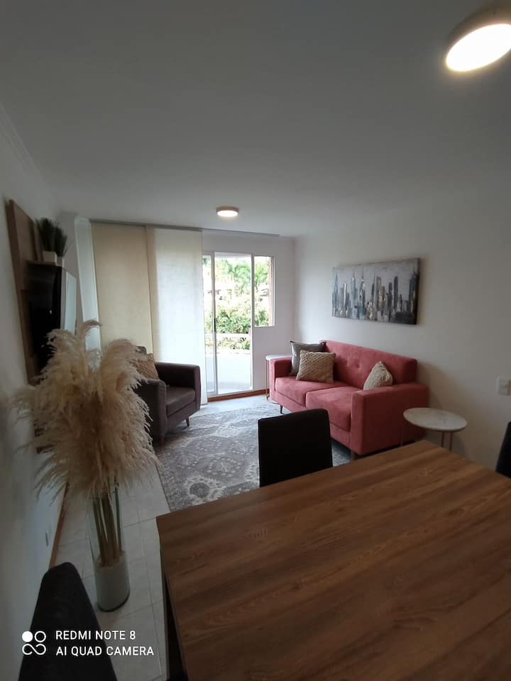 Apartamento En Sector Exclusivo Del Poblado - Medellín