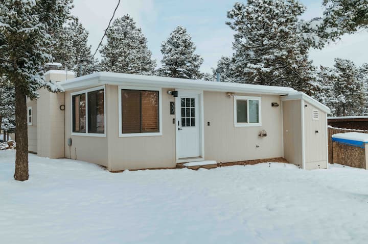 Piper’s Cabin - Mountain Adventure - Woodland Park, CO