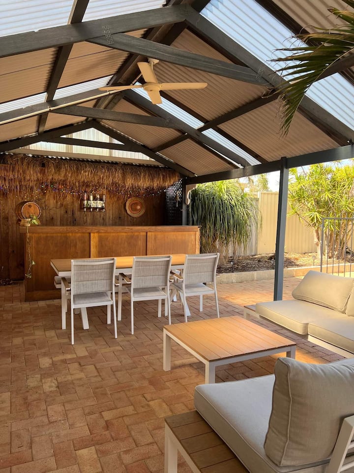 Bright Beachy Family House With Pool - Perth