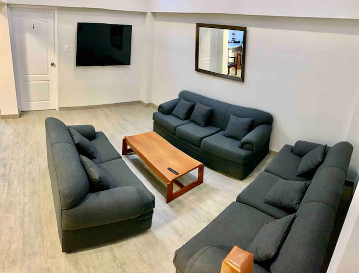 Dúplex De 180 M2º 5 Habitaciones, Cochera, Terraza - Caraz