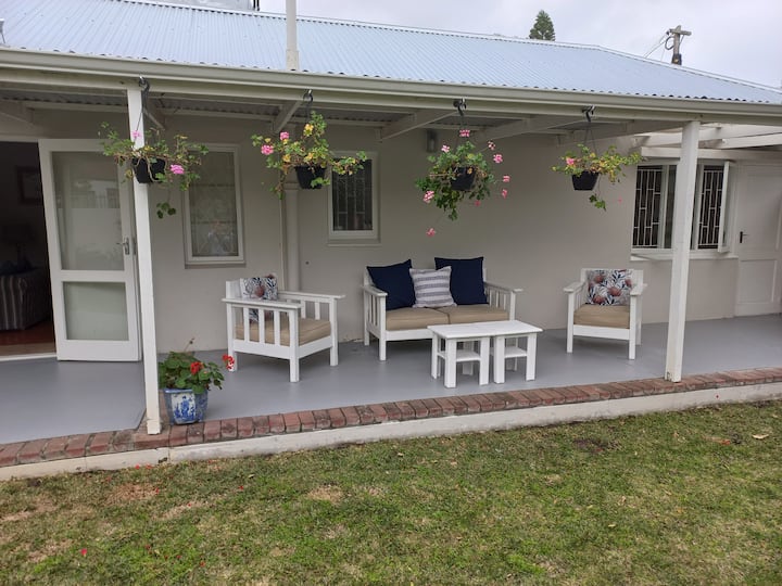 Emilie's Garden Cottage Cheerful Quaint & Private - Hermanus