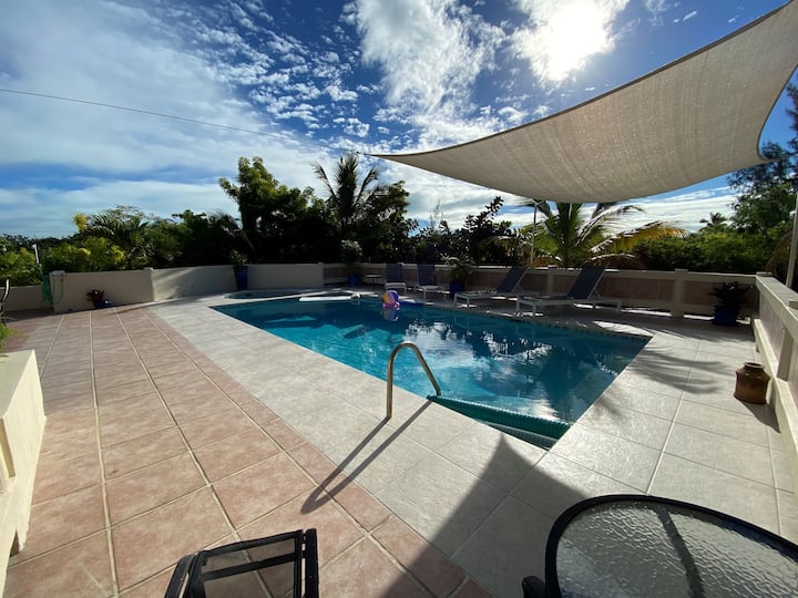 2 Bdrm Condo Grace Bay A Quick Walk Too The Beach - Turks and Caicos Islands