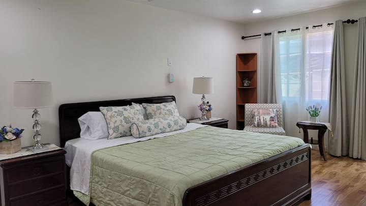 Private Room And Entrance With Private Bath - Garden Grove, CA