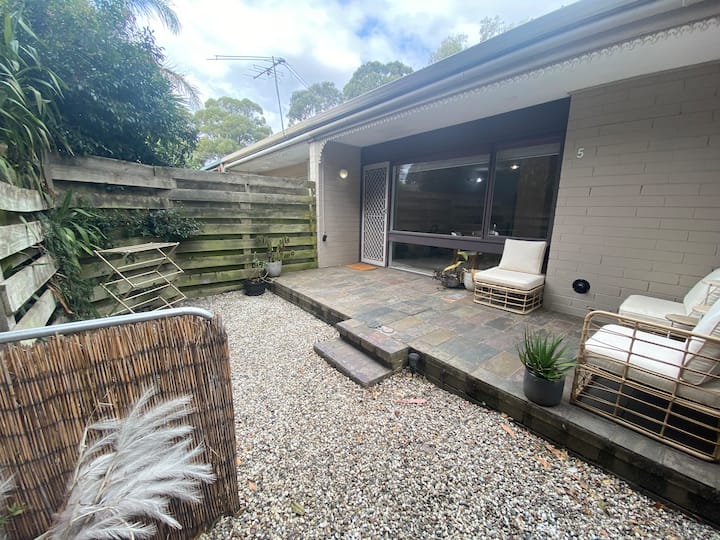 Beachy Peninsula Gem - Frankston