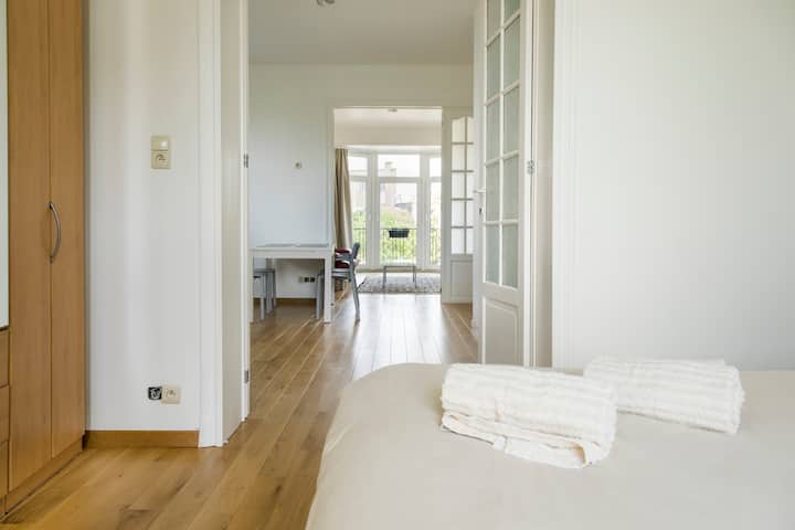 Bright Place In Brussels - Bruselas, Bélgica