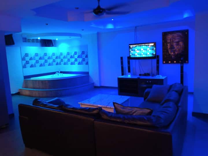 Spacious 75sqm Luxury Studio Type Jacuzzi - Thailand